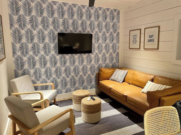 Entire Ocean Boulevard Property, Steps To Beach! - Dover, NH