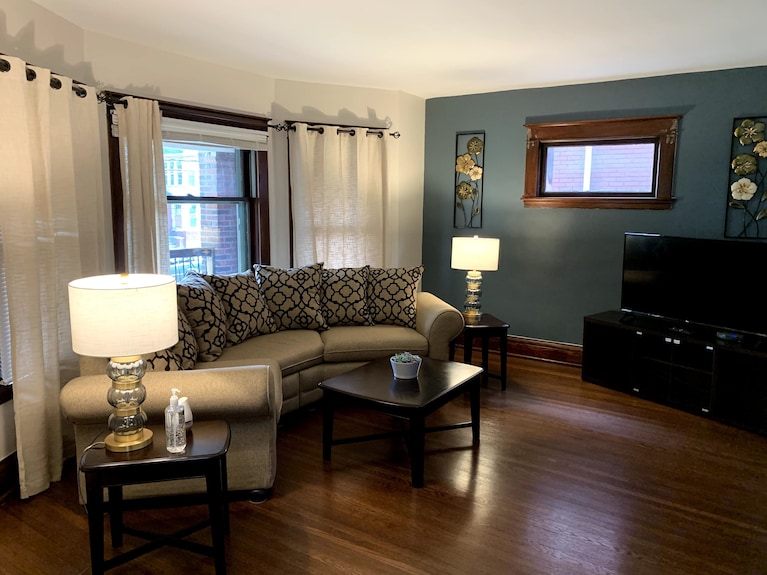 The Evergreen - Hear The Roar Of Niagara Falls - 5 Minutes To Niagara Falls - Niagara Falls