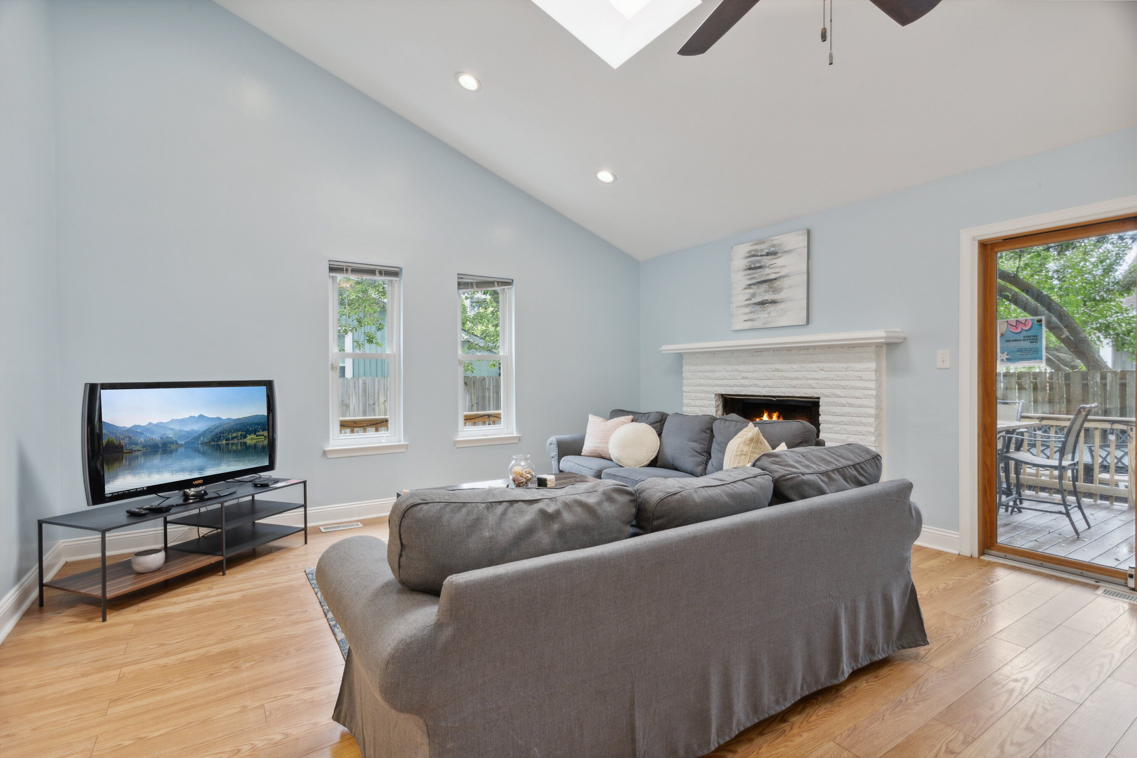 111 Oasis Virginia Beach Pet Friendly - Virginia Beach, VA