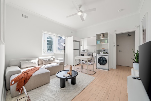 Apartamento Design | Sala de estar | Televisor LED de 55 polegadas com canais digitais