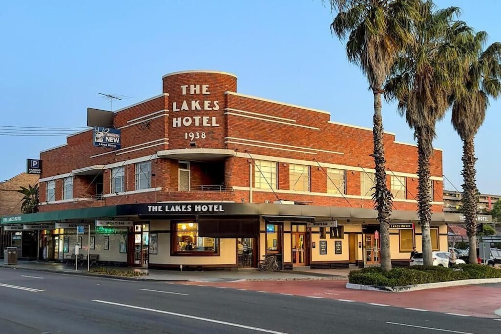 The Lakes Hotel, Rosebery - Kensington