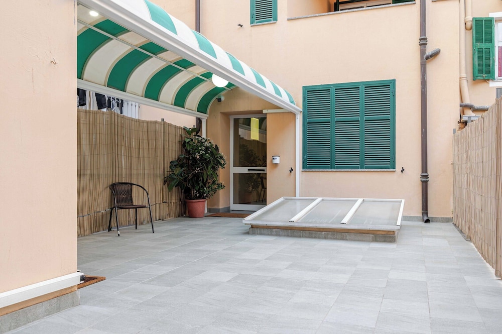 Hotel 3 Serenity And Charm In Ventimiglia - Ventimiglia