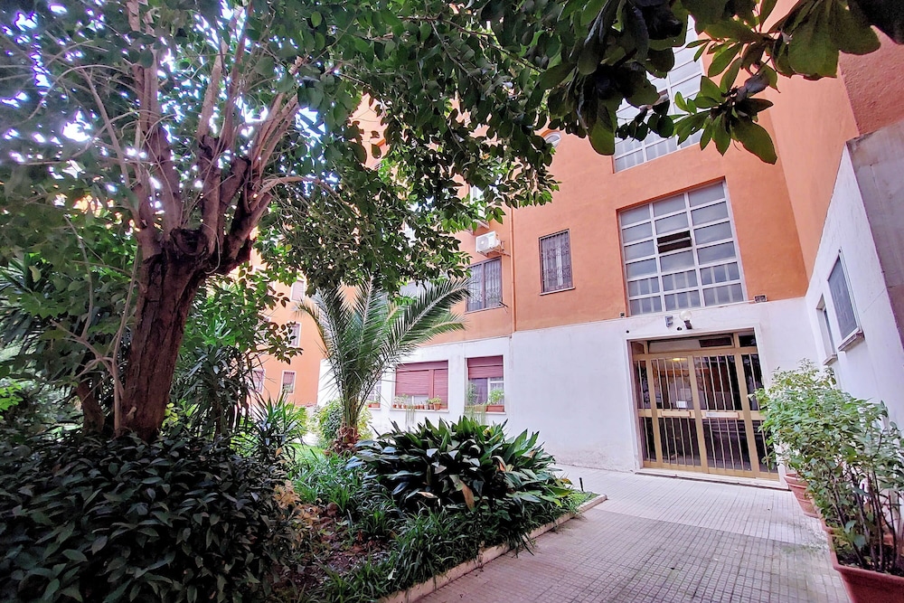 The Place Gallia - Rom