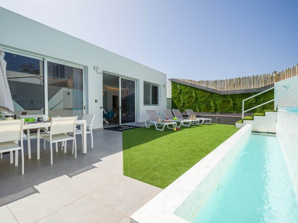 Villa In Maspalomas With Private Heated Pool - Maspalomas
