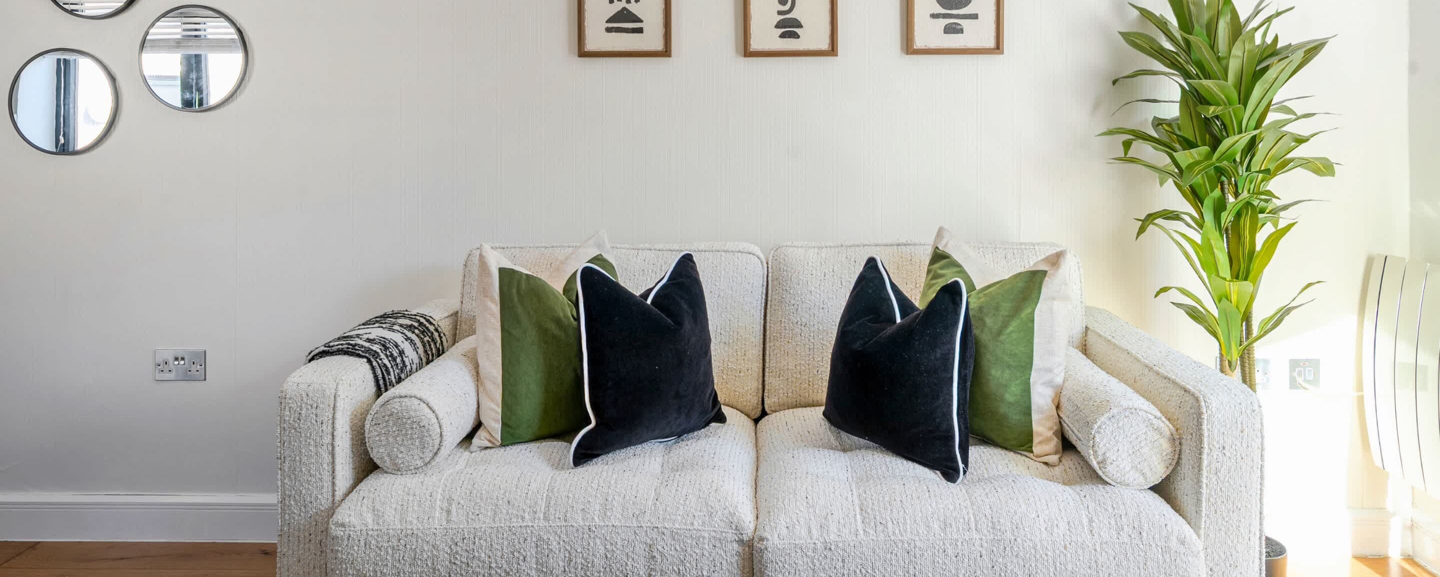 Modern Apartment | Pet-friendly, Wi-fi, Netflix - Bracknell