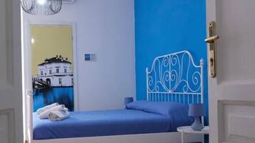 Secretária, cortinas/cortinados opacos, quartos insonorizados