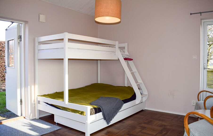 Cozy Apartment In Eslöv - Eslöv