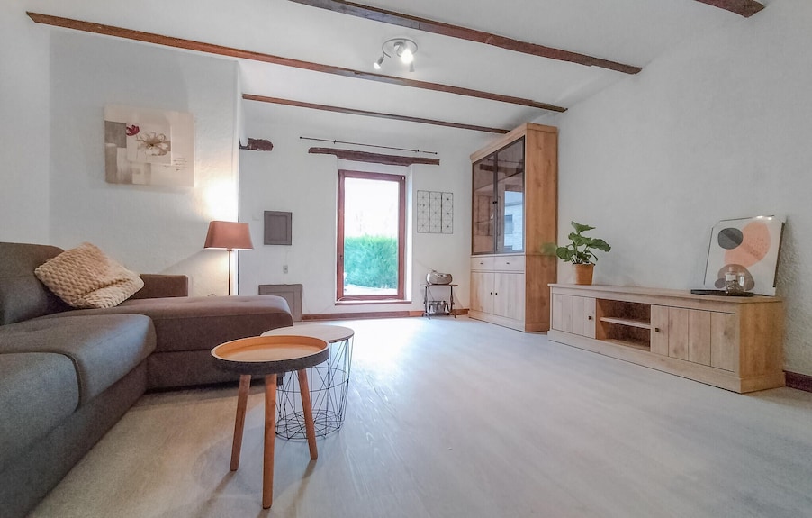 2 Bedroom Pet Friendly Home In Treignes - Belgium