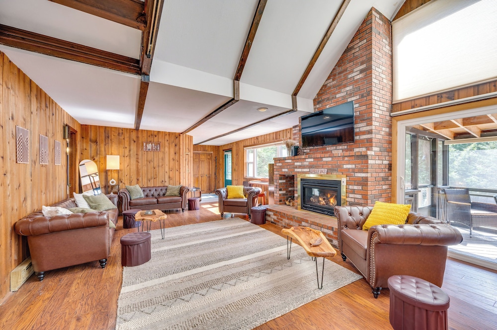 Haverhill Mtn Retreat: Hike, Ski, Relax In Hot Tub - Bradford, VT