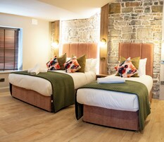 Quarto triplo superior | Camas com colchões de espuma com sistema de memória