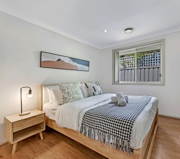 Kozyguru | Penrith | Cosy 4 Bed Holiday House - Kingswood