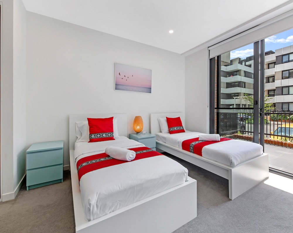 Kozyguru | Penrith | 2 Bed 2 Bath Apt Free Parking - Penrith