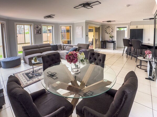 Casa, 4 quartos (NPR40B) | Opções para refeição no quarto