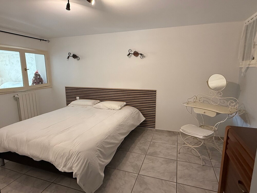 Type 2 apartment in the heart of the Provencal countryside with ...