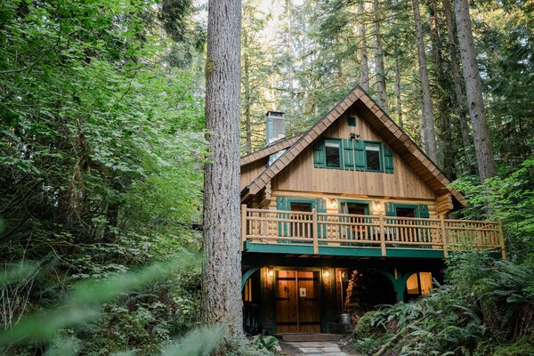 87sl - Starlink - Sauna - Pets Ok - Sleeps 8 - Glacier, WA