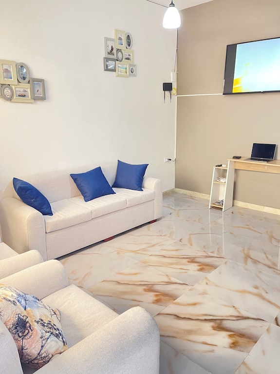 Casa En La Ciudad De Catamayo El Valle Del Eterno Sol Cerca De Todo - Catamayo