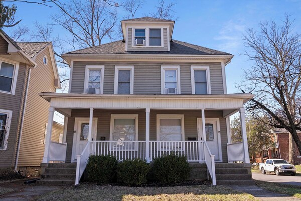 サミット スカラーズ スイーツ フォー 12! - コロンバス, OH