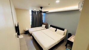 Quarto triplo | Ferros/tábuas de passar roupa, Wi-Fi de cortesia, roupa de cama