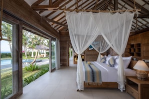 Beach Front Signature President Three Bedroom Pool Villa | Roupa de alta qualidade, cofre no quarto, ferro/tábua de engomar 