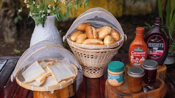 Pequeno-almoço (120000 VND por pessoa)