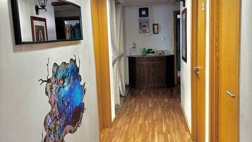 Dormitório compartilhado, 1 quarto, para fumantes, sacada | Parte interna