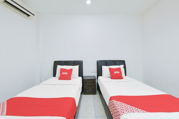 Hotel O Kb Near Siti Khadijah Market Formerly Kb 7 Days - Tumpat