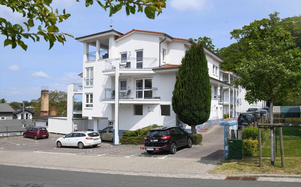 Moderne Ferienwohnung Casa Alexis In Binz Mit Balkon Und Außenanlage - Binz