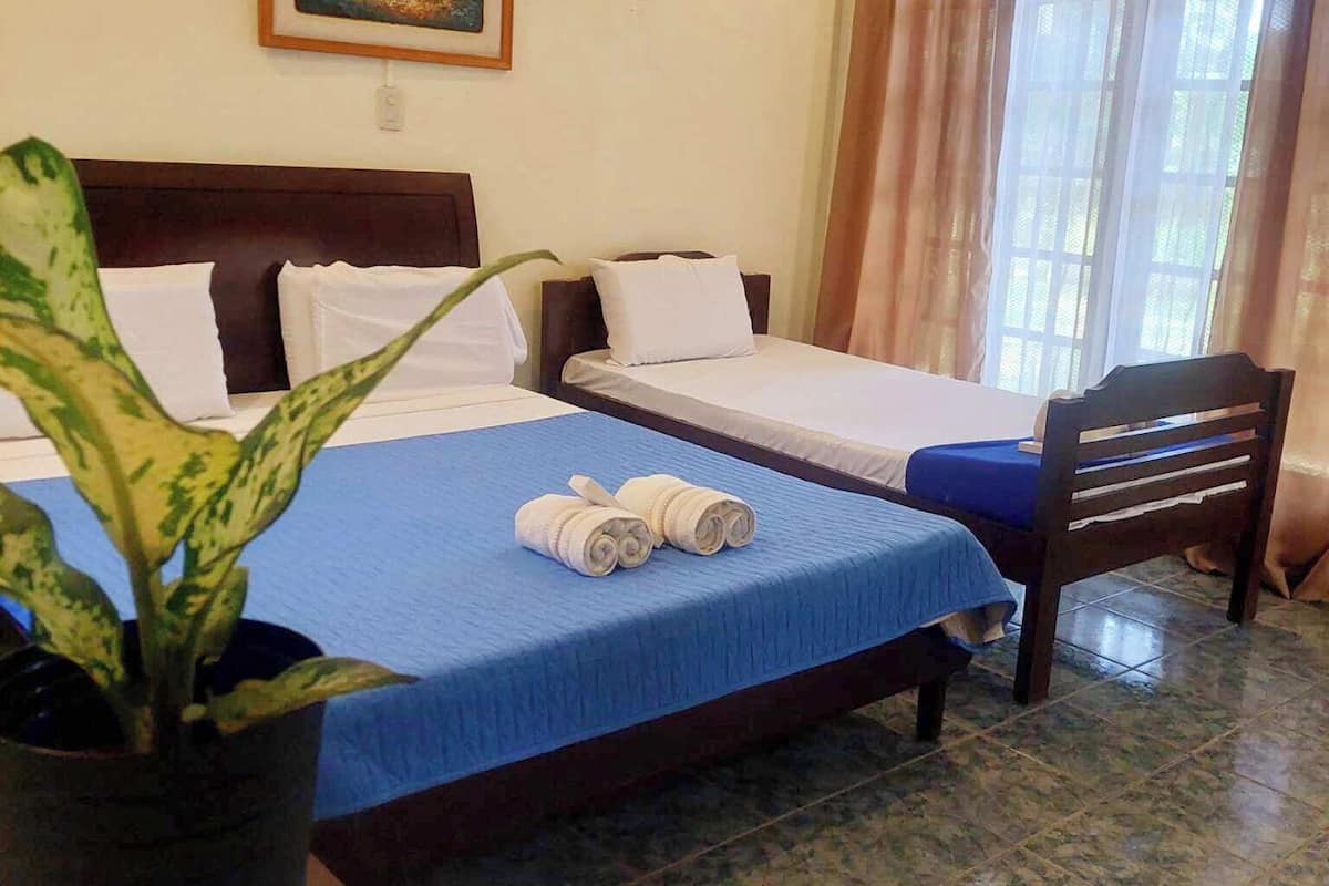 Suite Familiar | Secretária, Wi-fi grátis, roupa de cama fornecida