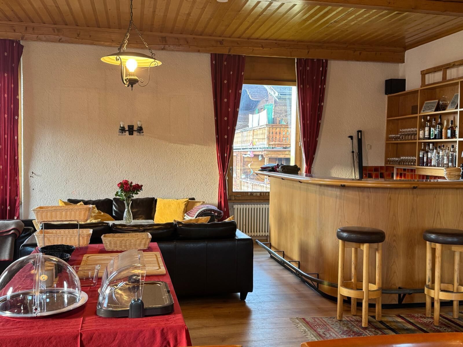 Pequenos-almoços, almoços e jantares servidos 