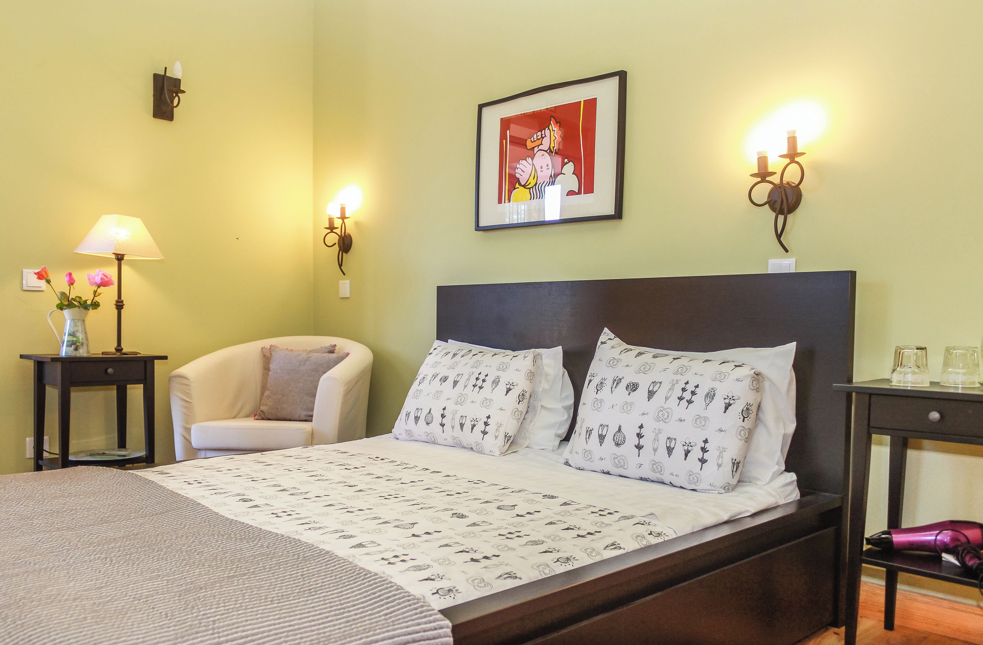 Quarto casal standard, vista para o jardim | Quartos à prova de som, Wi-Fi de cortesia, roupa de cama