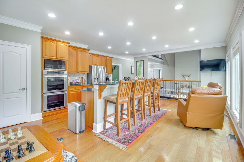 Game Room & Fire Pit: Riverfront Home In Ellijay! - Ellijay