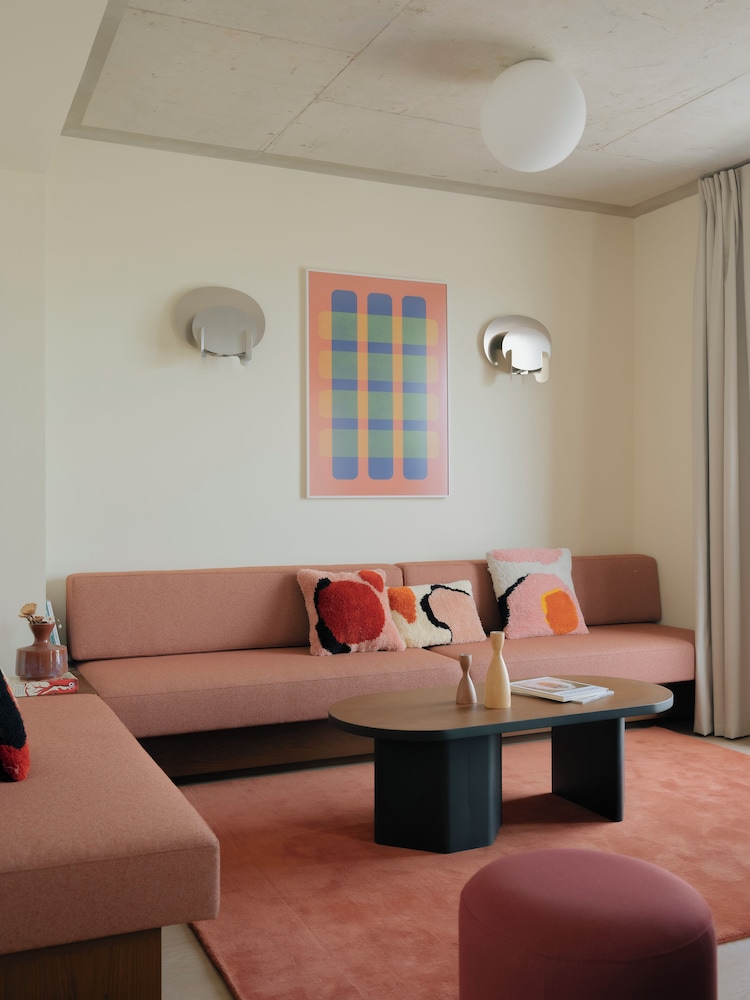 Edgar Suites - ÉGlise - Paris