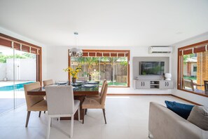 Casa Deluxe, 4 quartos, ar condicionado | Restaurantes