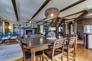 Café da manhã com buffet grátis todos os dias