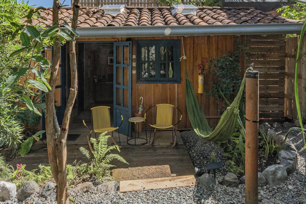 Cabana de Madeira Design | Sala de estar | Livros