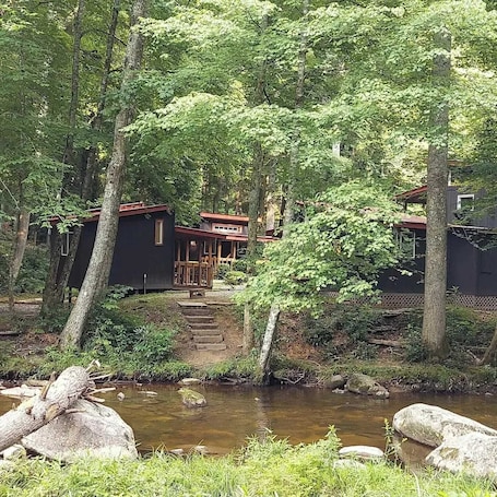 Fachada. Black Bear Resort