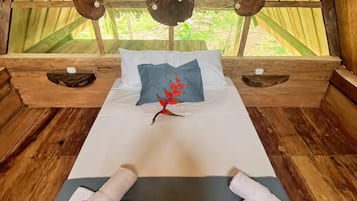 Cabana de Madeira Deluxe, vista para a lagoa | 2 quartos, roupa hipoalergénica, com decoração personalizada