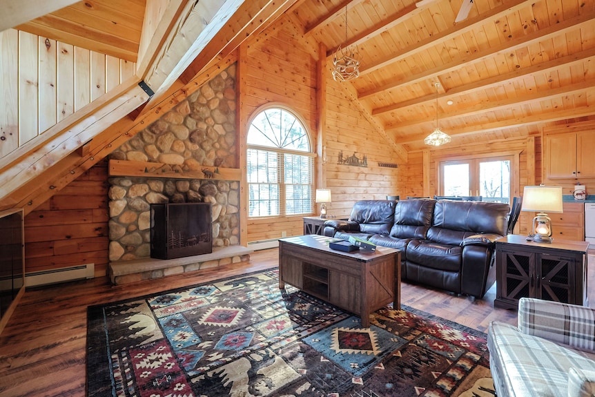 Rustic Cabin In Campground - Franklin, MA