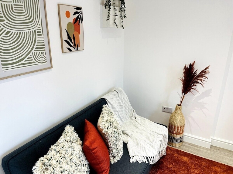 Cosy 1br Flat W/ Terrace | Ealing Broadway & Central London Access - Harrow