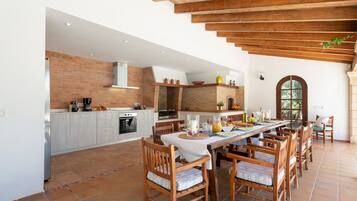 Villa, acessível | 7 quartos, internet de alta velocidade