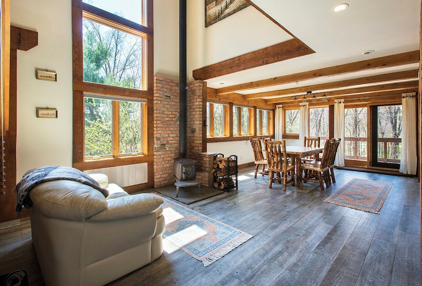 Mountain Lodge Retreat, Near New Paltz &Hikes.\nnature And Modern Convenience. - New Paltz, NY