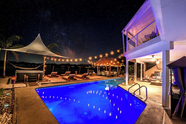 Palm Beach Paradise | Villa W/ Beach, Pool, Cinema & Tiki - West Palm Beach, FL