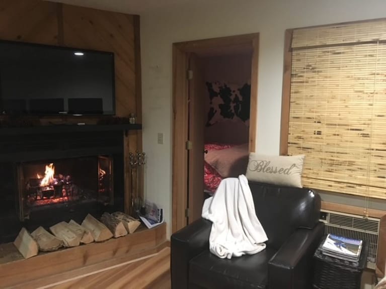 Golf Course Condo, 10 Min To Torch Lake, W/pool, Hot Tub And Sauna! - Michigan