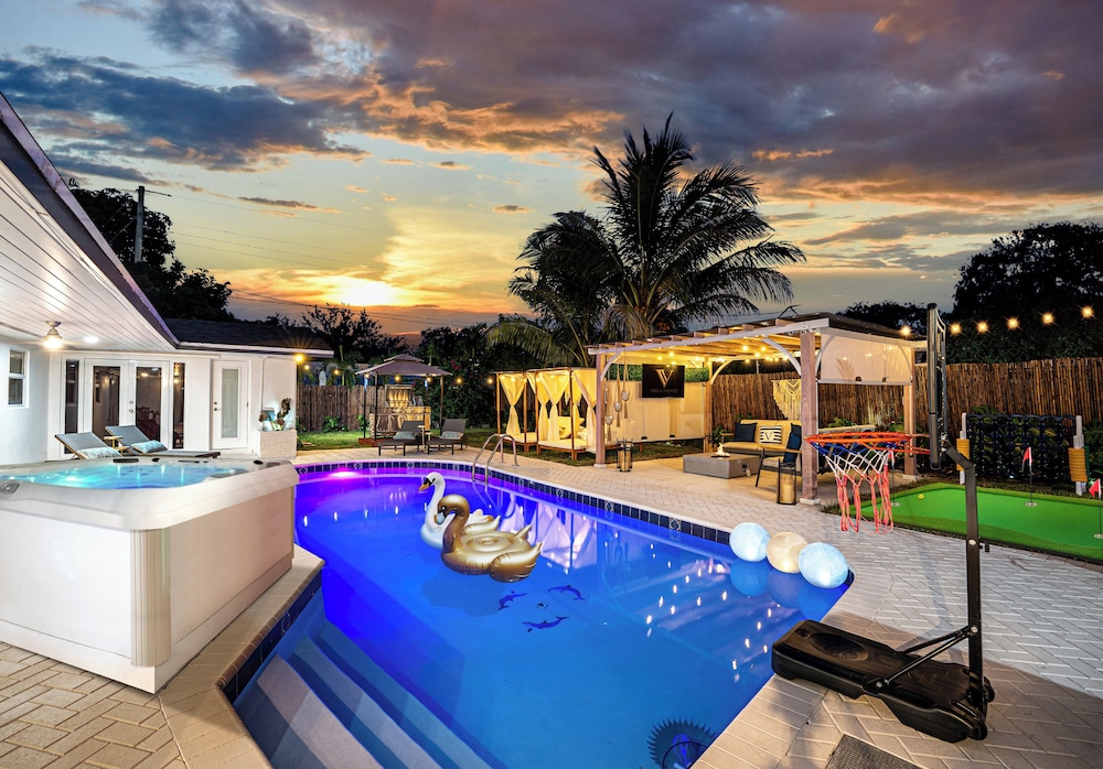 Villa Velvet - Pembroke Pines