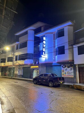 Fachada da propriedade