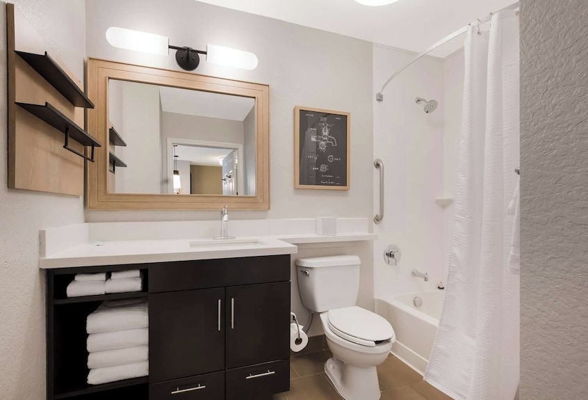 Best Choice! 1br Suite With Full Kitchen, Bbq Area, Parking, Pets Are Welcome! - Irvine, CA