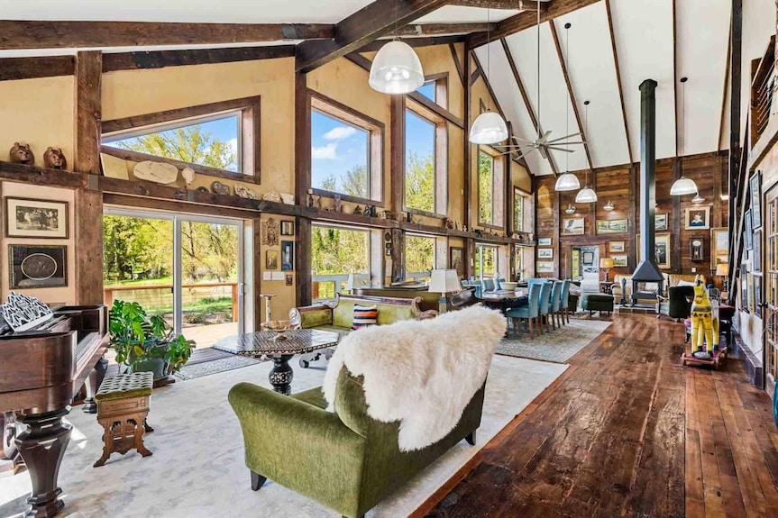 Wondrous Lakeside Historic Home, Acres Of Streams, Trails, And Beauty, Hot Tub, Pet Friendly, & Bbq - Monmouth, OR