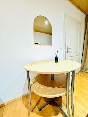 Quarto Básico | Ferro/tábua de engomar, Wi-fi grátis