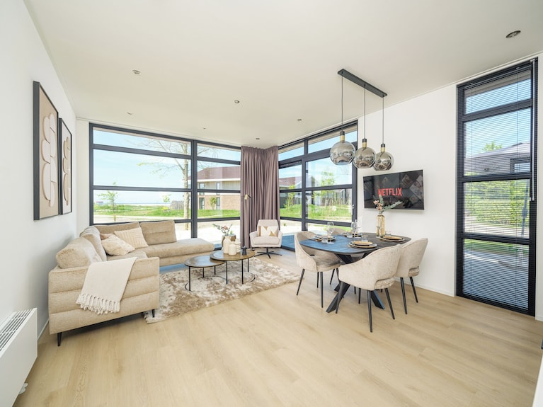 Enjoy A Luxurious 4-person Villa Near The Water, With Two Bedrooms, Two Bathrooms And A Sunny Garden With Lounge Set. - Workum