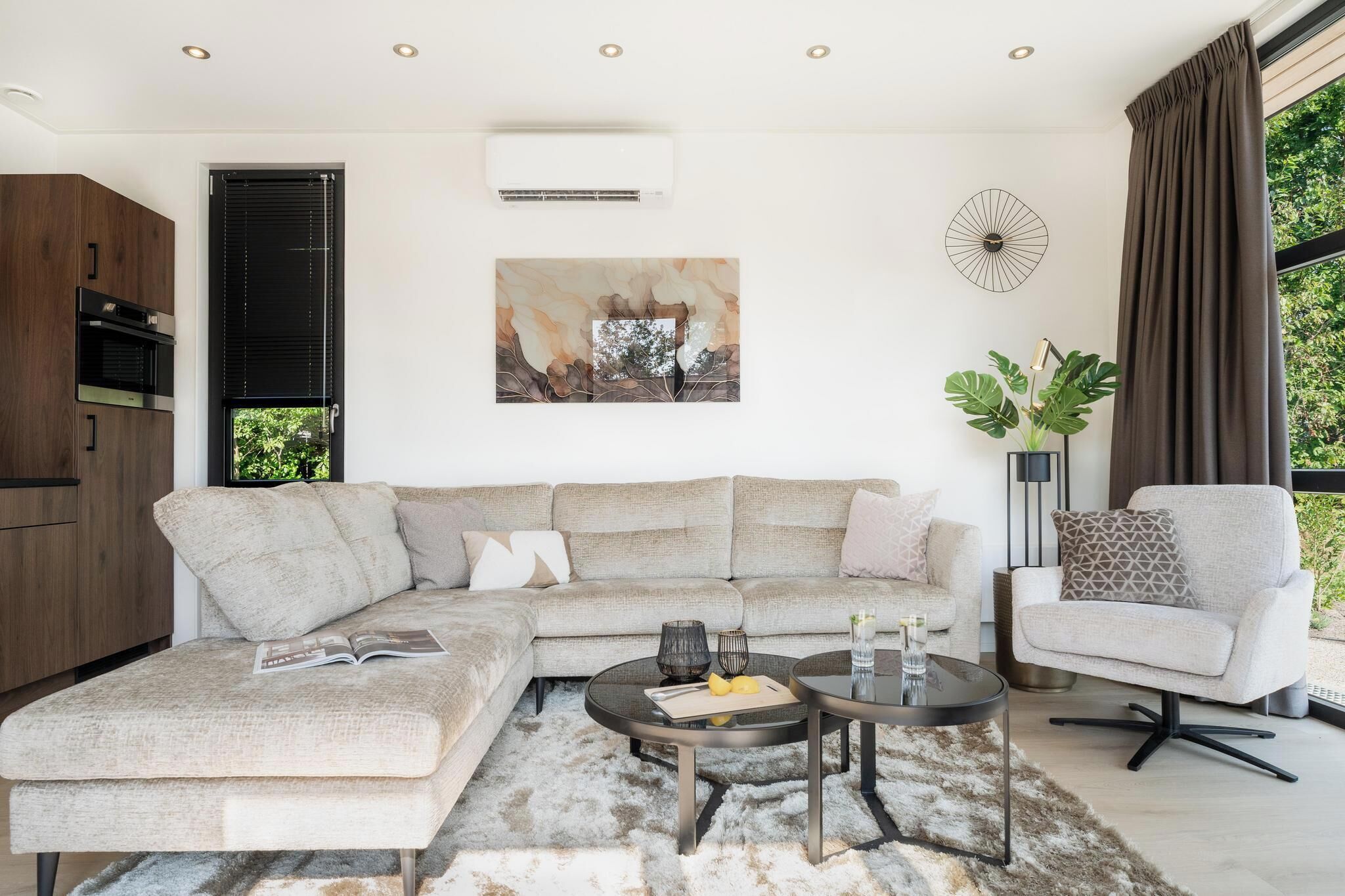 Luxe En Duurzame 4-persoons Recreatievillas Met Hoge Raampartijen, Volledig Gasloos En Voorzien Van Zonnepanelen. Geniet Van Een Stijlvolle Living, Luxe Keuken, Twee Comfortabele Slaapkamers En Twee Ensuite Badkamers Met Inloopdouche. Inclusief Opge - Lisse